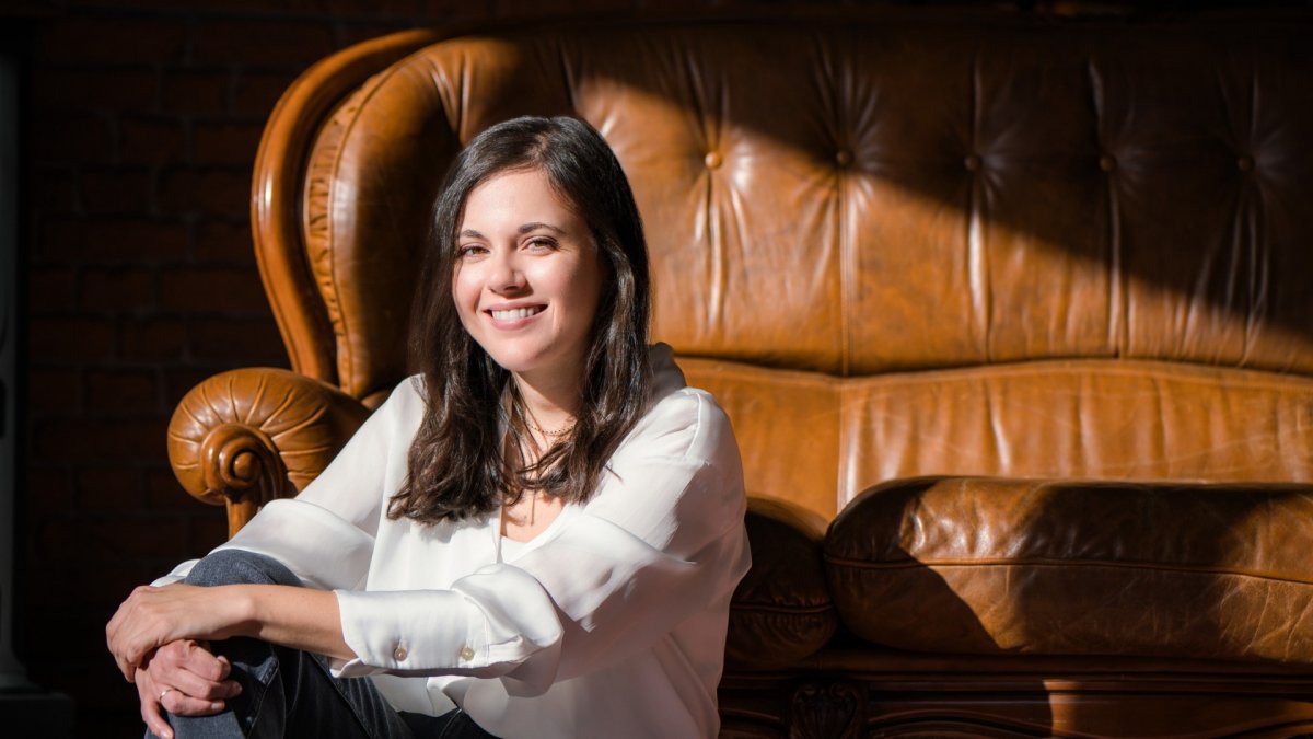 María Reig hace sonar un violín en París | ORM