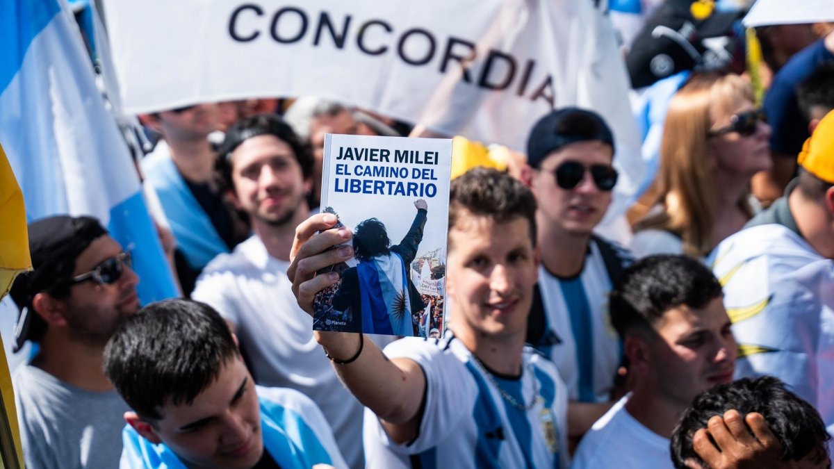 Milei advierte que la economía argentina Milei advierte que la economía argentina