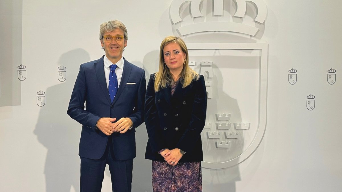 La economista Ana María López Oña toma posesión como nueva directora ...