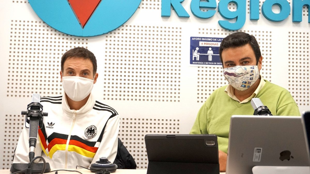 TARDE ABIERTA. Carretera y manta. Tertulia viajera con Rafa Rosa | ORM