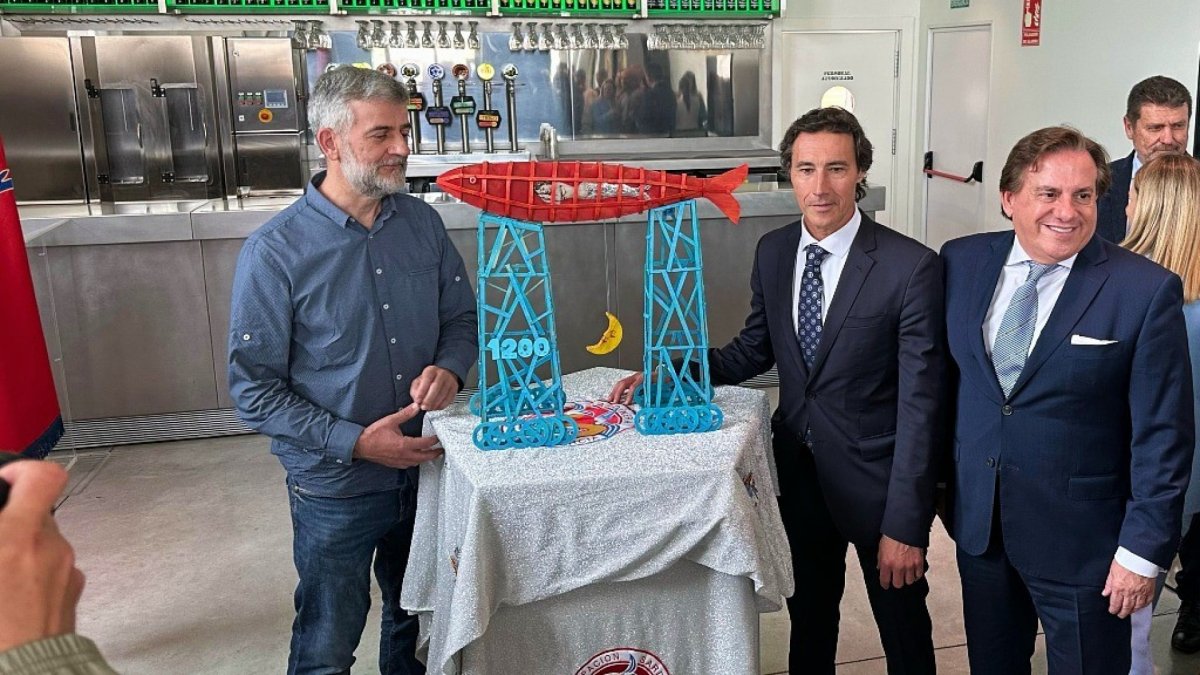 Presentado el catafalco del Entierro de la Sardina 2025, de Pepe Yagües ...