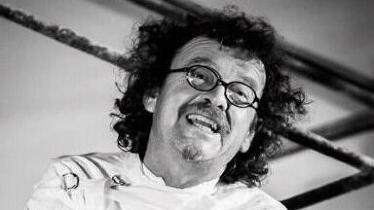 Con buen humor. Roper, un ‘rebelde’ enganchado al móvil | ORM