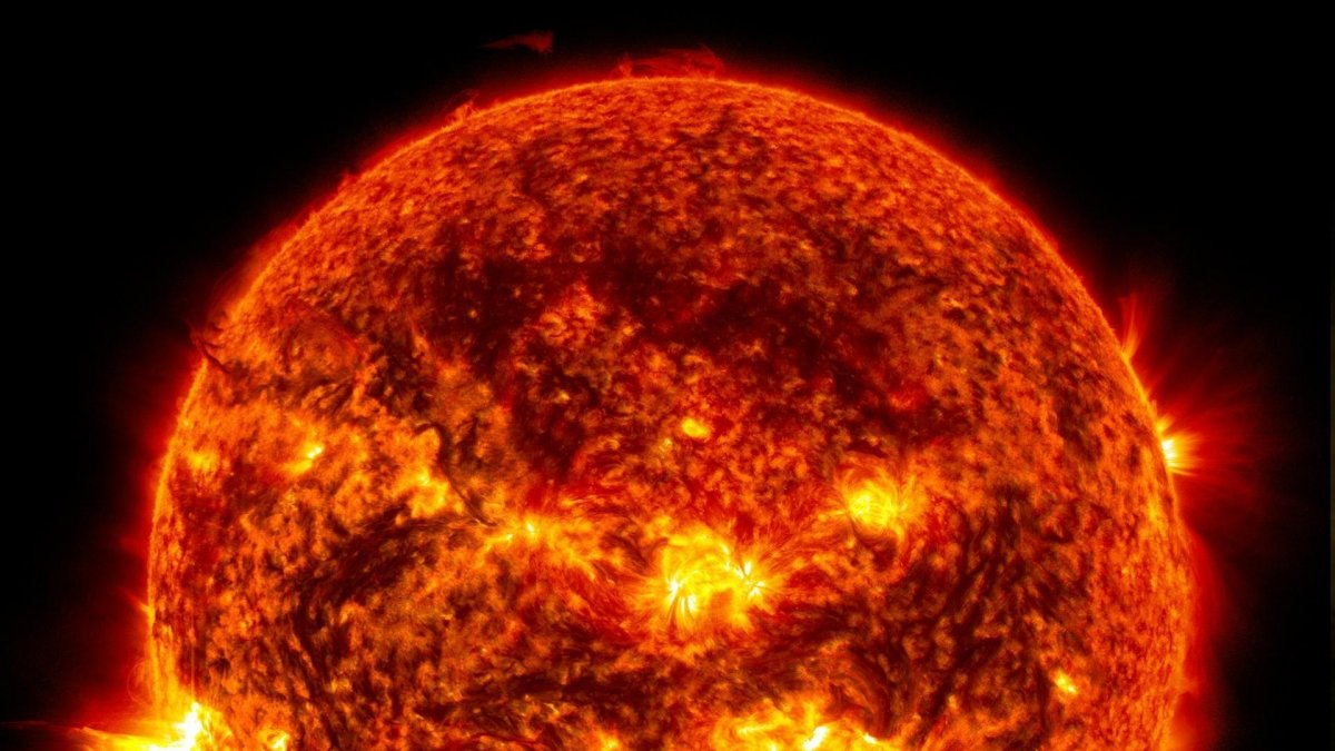 Mirando al cielo. ¿Por qué se quema el Sol si no hay oxígeno? | ORM