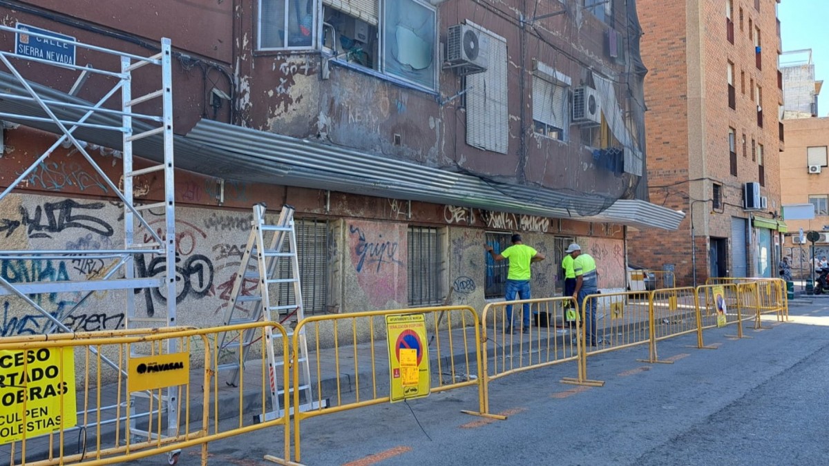 Nuevos desperfectos en el edificio del Patronato Francisco Franco donde ...