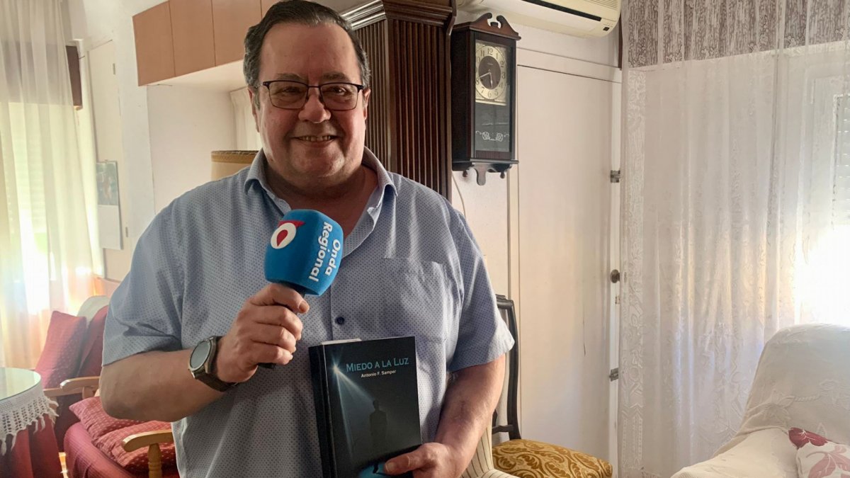 EL MIRADOR. El escritor Antonio Fermín Samper presenta su primera ...