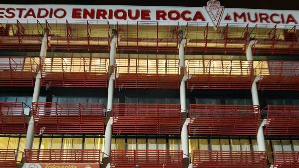 El contrato con Enrique Roca que da nombre al estadio, en revisión | ORM