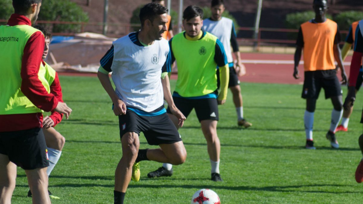 Ángel Robles: "Debería quedar un equipo solo, más fuerte, y que Lorca ...