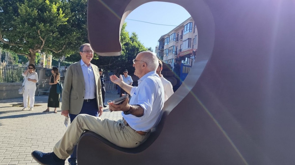 Montaje de la obra del autor Juan Méjica 'Esculturas Monumentales' en ...