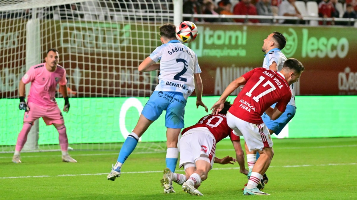 El Málaga desnuda al Murcia de Pablo Alfaro (1-4) | ORM