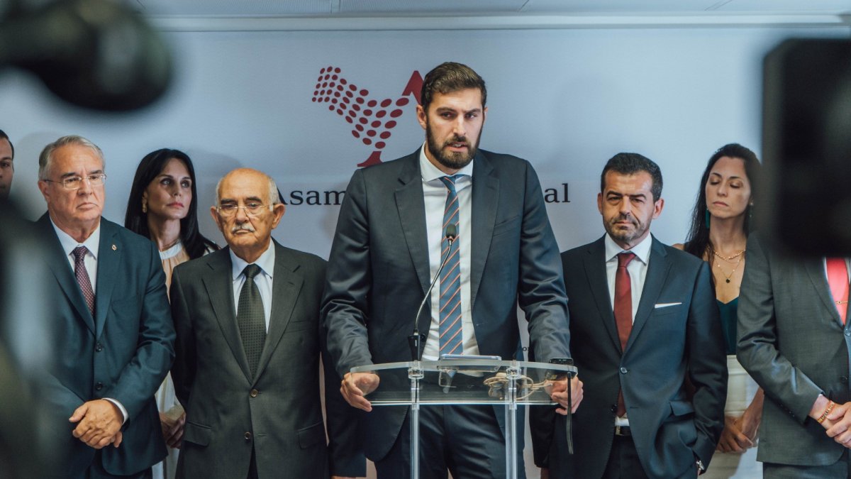 Vox sigue amenazando con romper pactos municipales suscritos con el PP ...