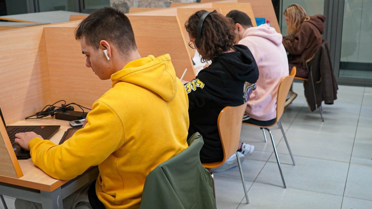 Cuatro de cada diez jóvenes murcianos cobra por debajo del Salario Mínimo Interprofesional | ORM