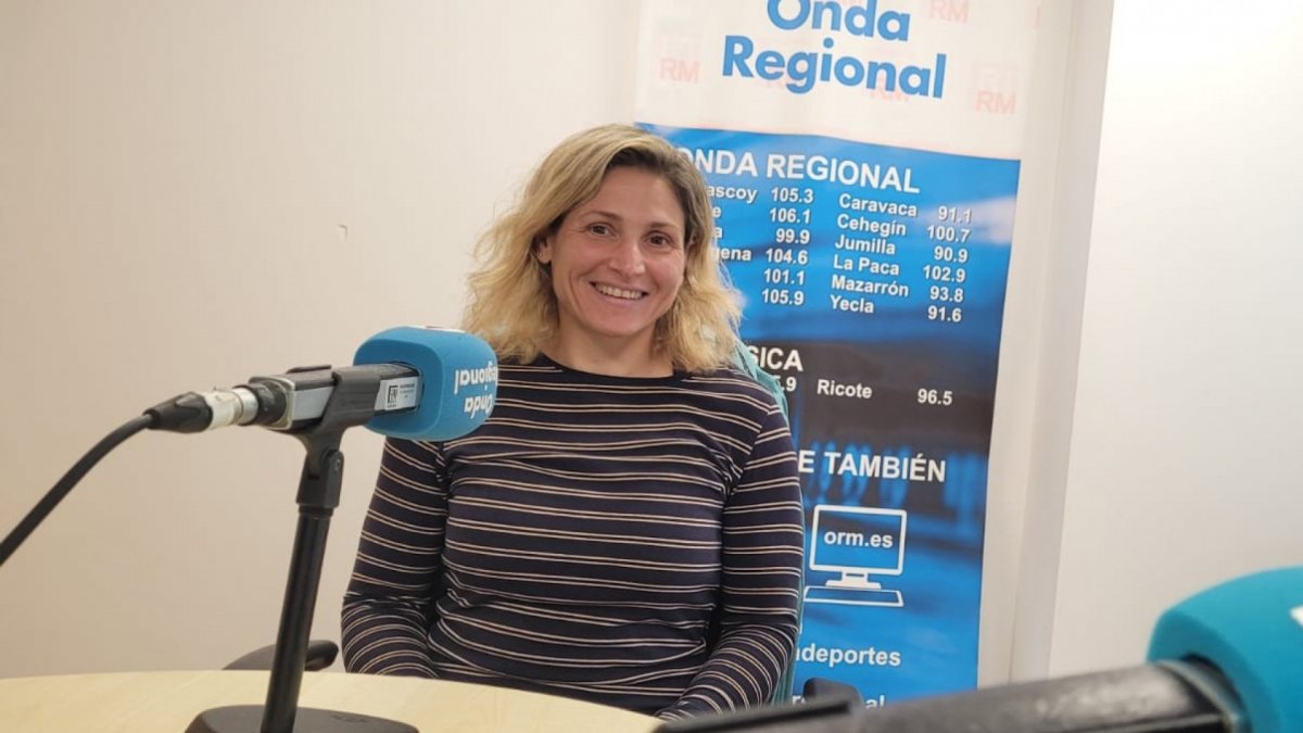 Desayuno de sábado. Isabel Capel Serrano, primera mujer bombera en la ...