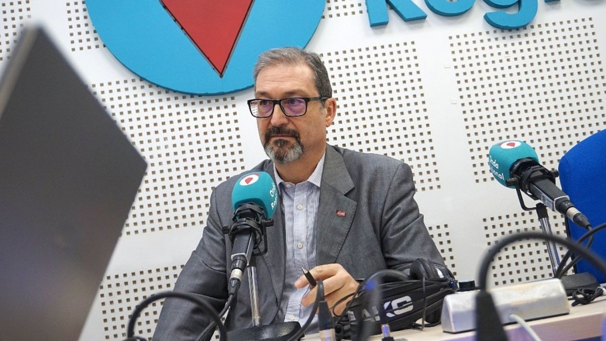 Juan Blázquez: "Es necesaria una banca pública que humanice la atención ...